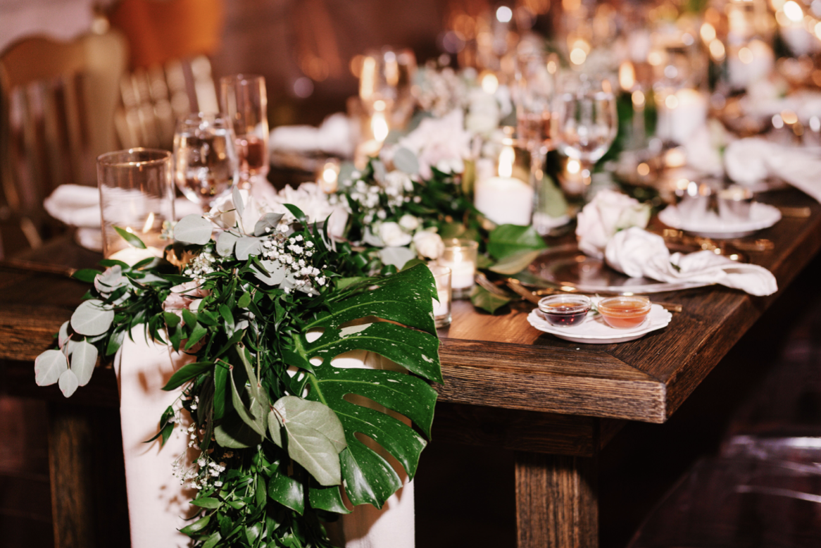 This Wedding's Menu Included Chicken And Waffles, Burgers And Fries ...