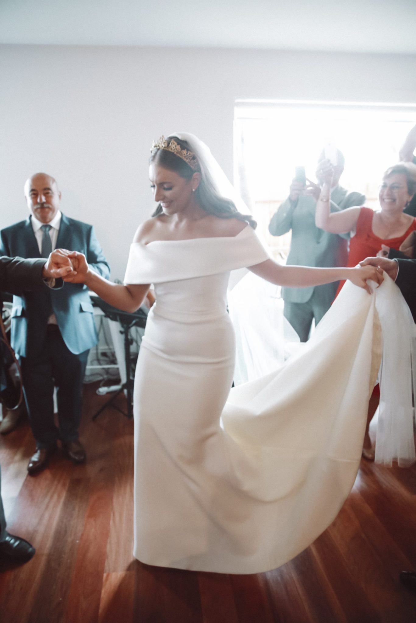 This Grecian Wedding is Ultra Chic - Wedded Wonderland