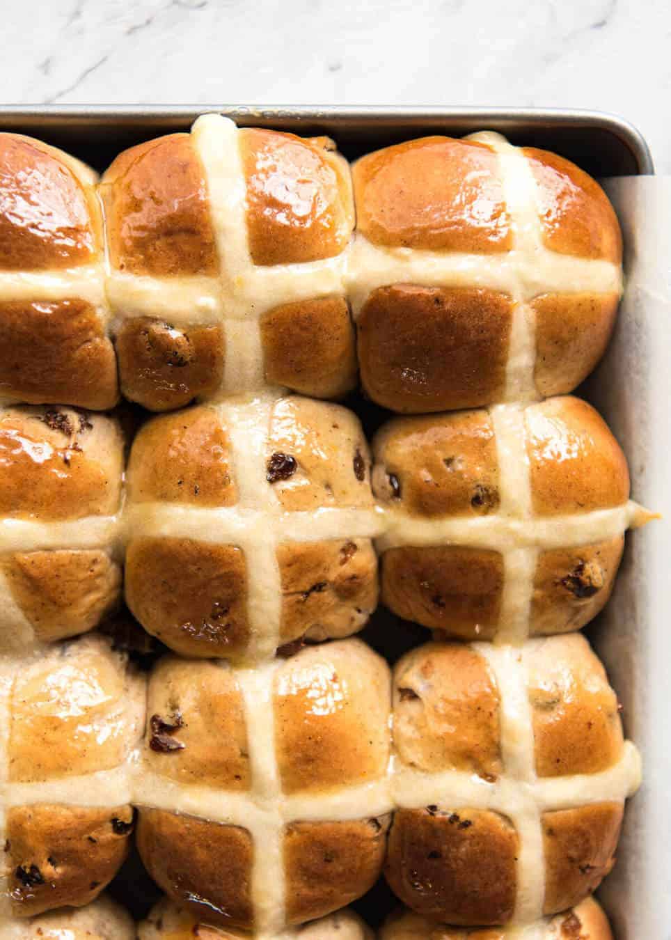 Easter Recipe: Easy Hot Cross Buns | Wedded Wonderland