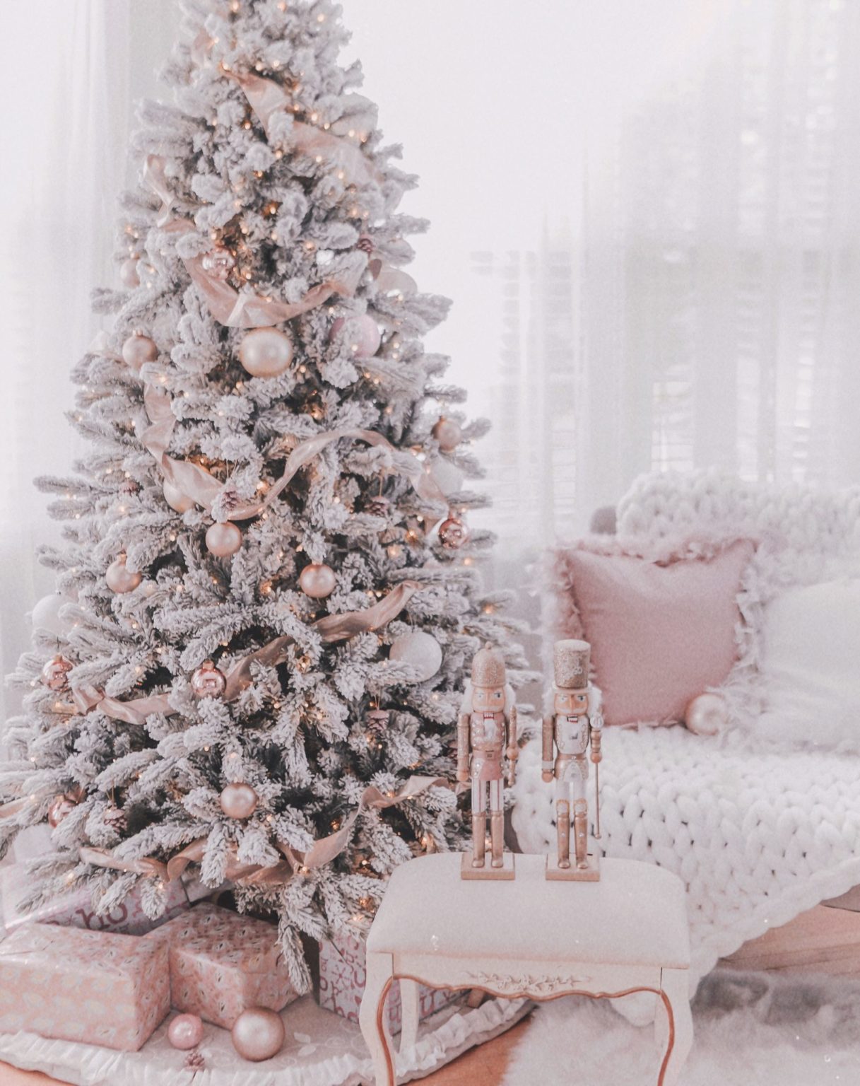 Your 2021 Christmas Tree Inspo - Wedded Wonderland