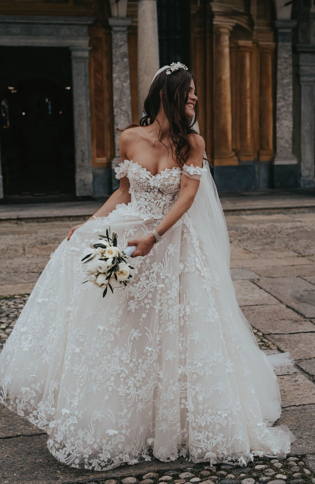 10 Timeless Wedding Dress Styles That Will Never Go Out of Style ...