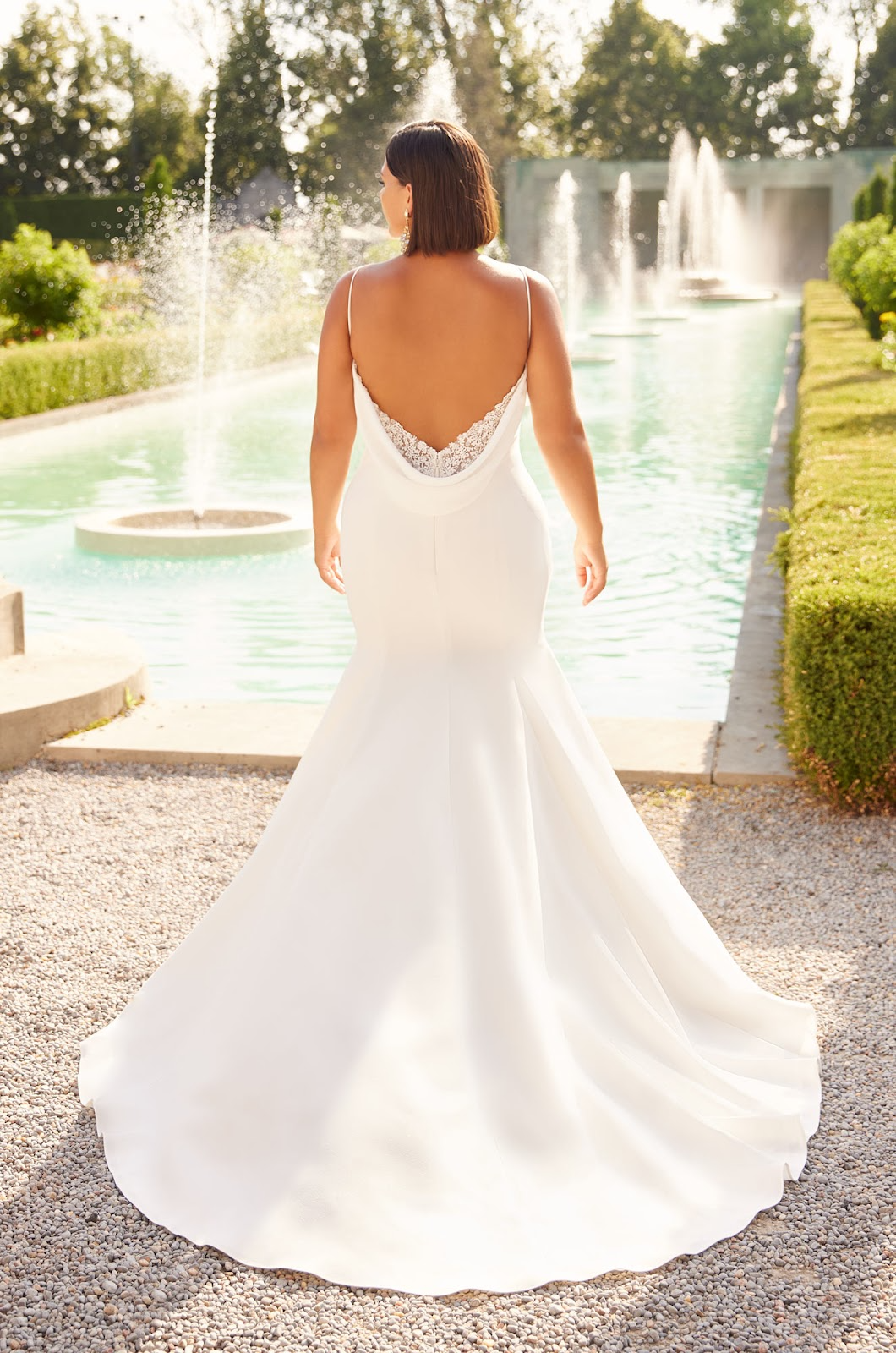 10 Gorgeous Wedding Gowns That Are Perfect For Curvy Brides | Wedded ...