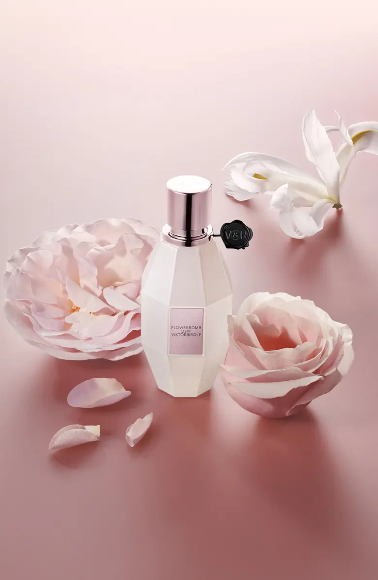 10 Best Floral Perfumes for Your Wedding Day - Wedded Wonderland