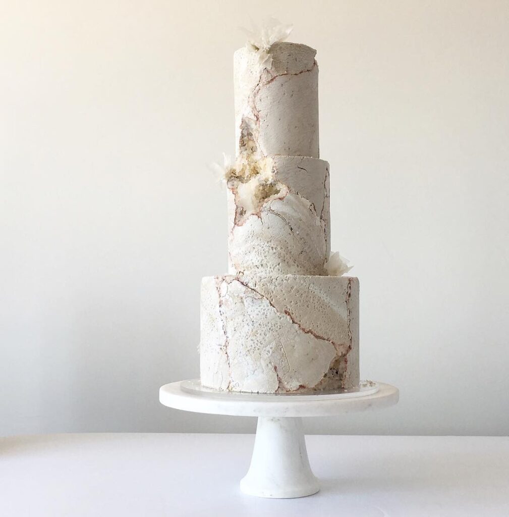 Timeless Elegance: Exploring 12 Traditional Wedding Cake Styles ...