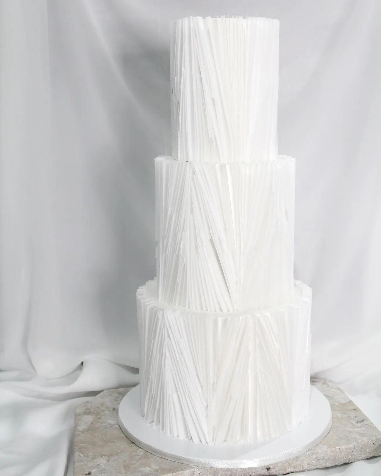 Here Are All The Current Trends In Wedding Cake Designs You Need To ...