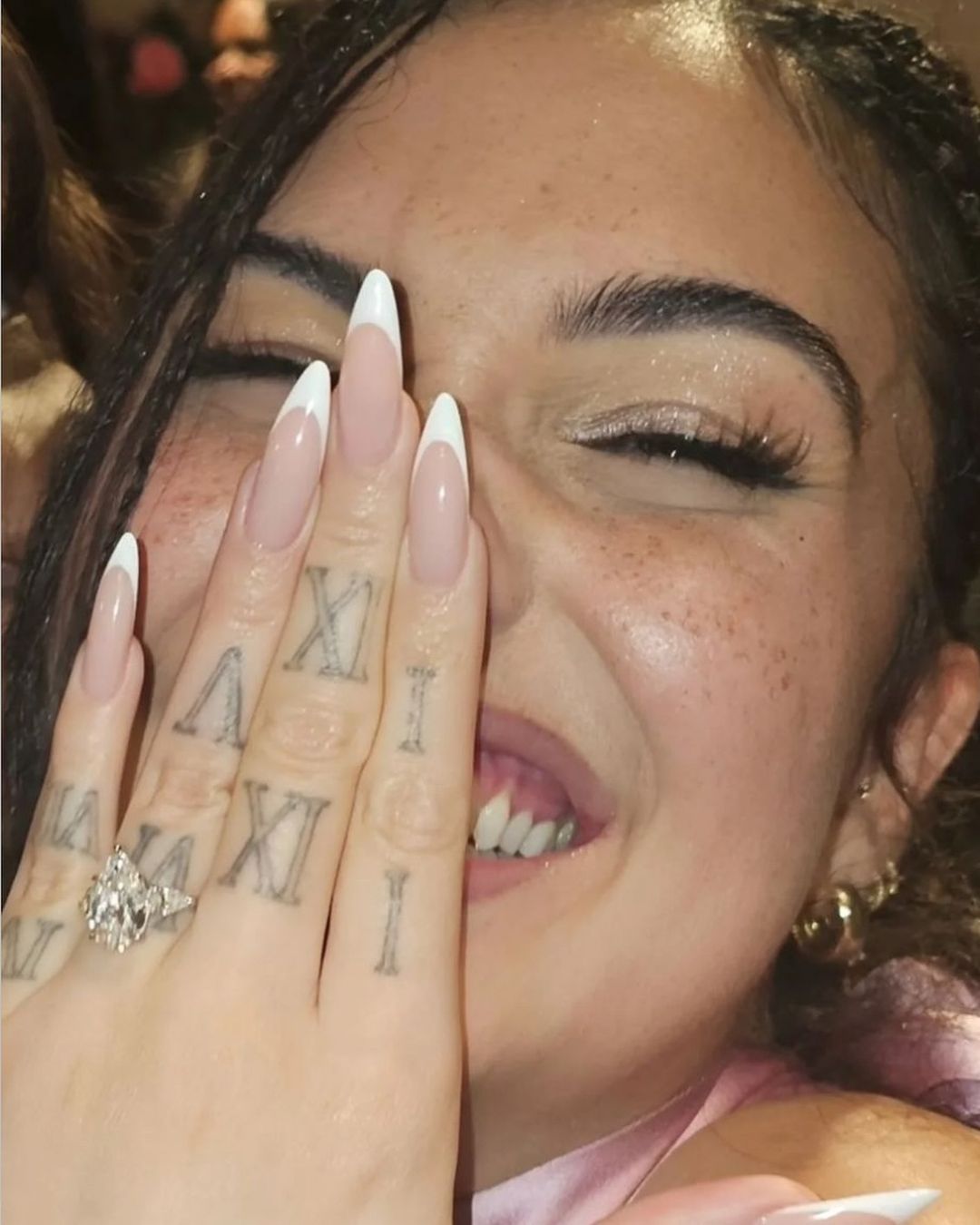 "Mad Love" Singer Mabel is Officially Engaged - Wedded Wonderland
