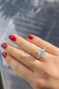 "Mad Love" Singer Mabel is Officially Engaged - Wedded Wonderland