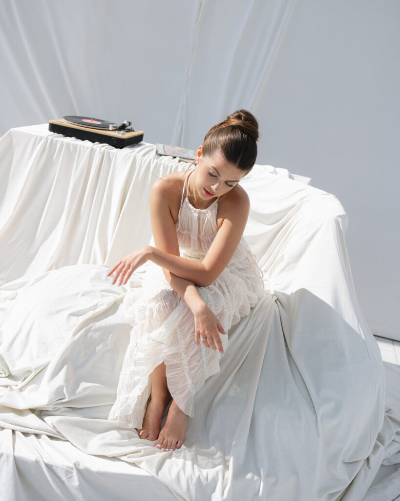 The Truth About Minimalism: Maximalism in One Element, That’s What ...